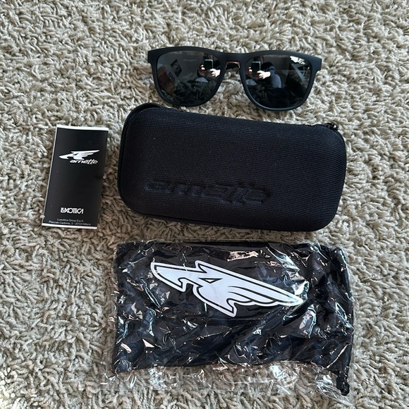 Arnette | Accessories | Arnette Sunglasses Preowned | Poshmark